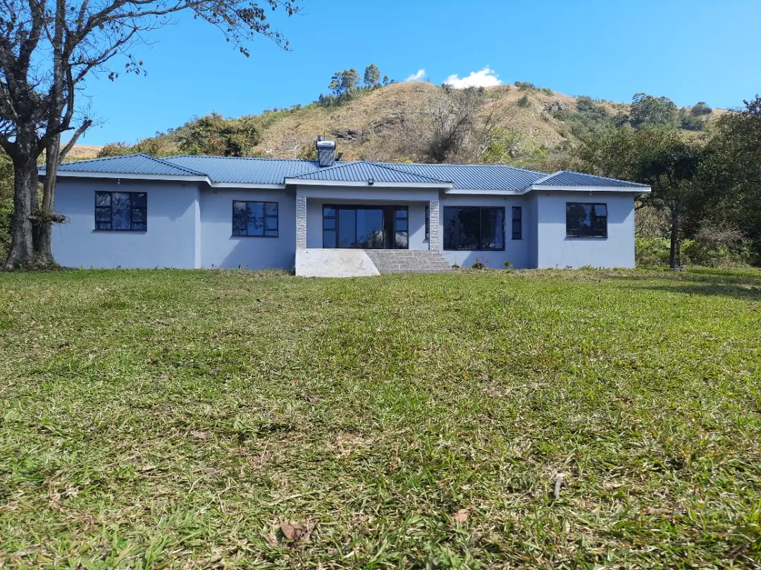 Holiday Home In Bvumba, Zimbabwe - The Outback